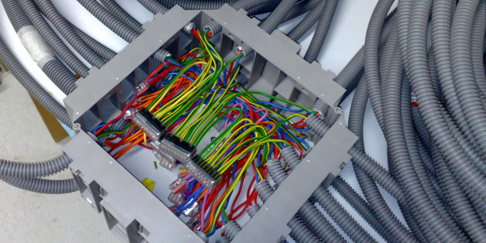 Installation électrique neuve La Garde | Anilis Electricité